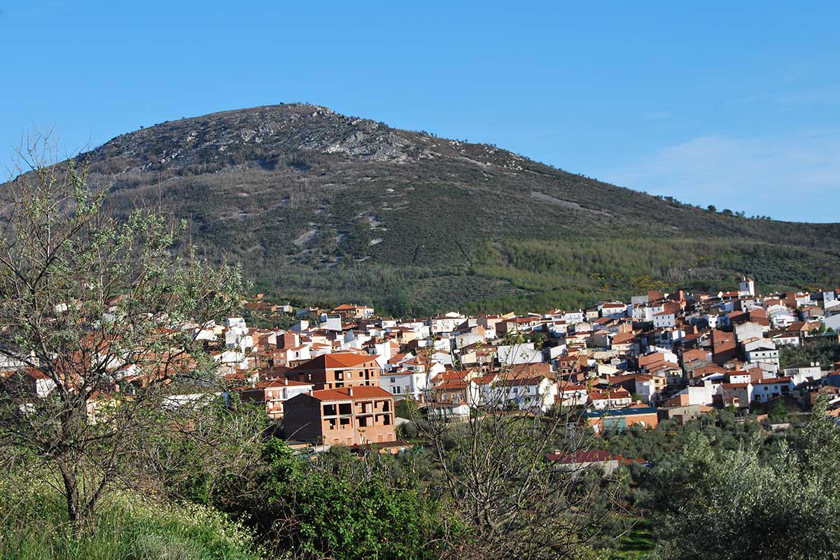 Castañar de Ibor: Naturaleza, cuevas, y sabores extremeños – Próximo ...